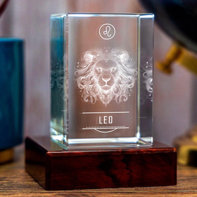 Leo Glass Necklace - Etsy