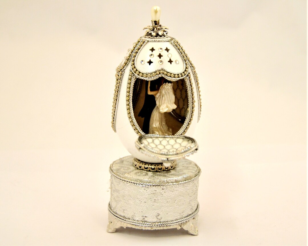 Handmade Goose Egg Musical Box. Hand Painted Enamel With Swarovski ...