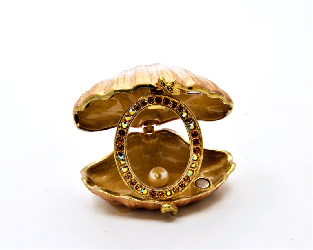 Bejeweled Clam Shell With Pearl Trinket Box. Hand Crafted & Painted ...