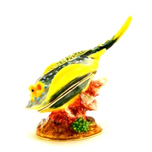 Bejeweled Stingray Trinket Box by Ciel Collectables. Hand Painted ...