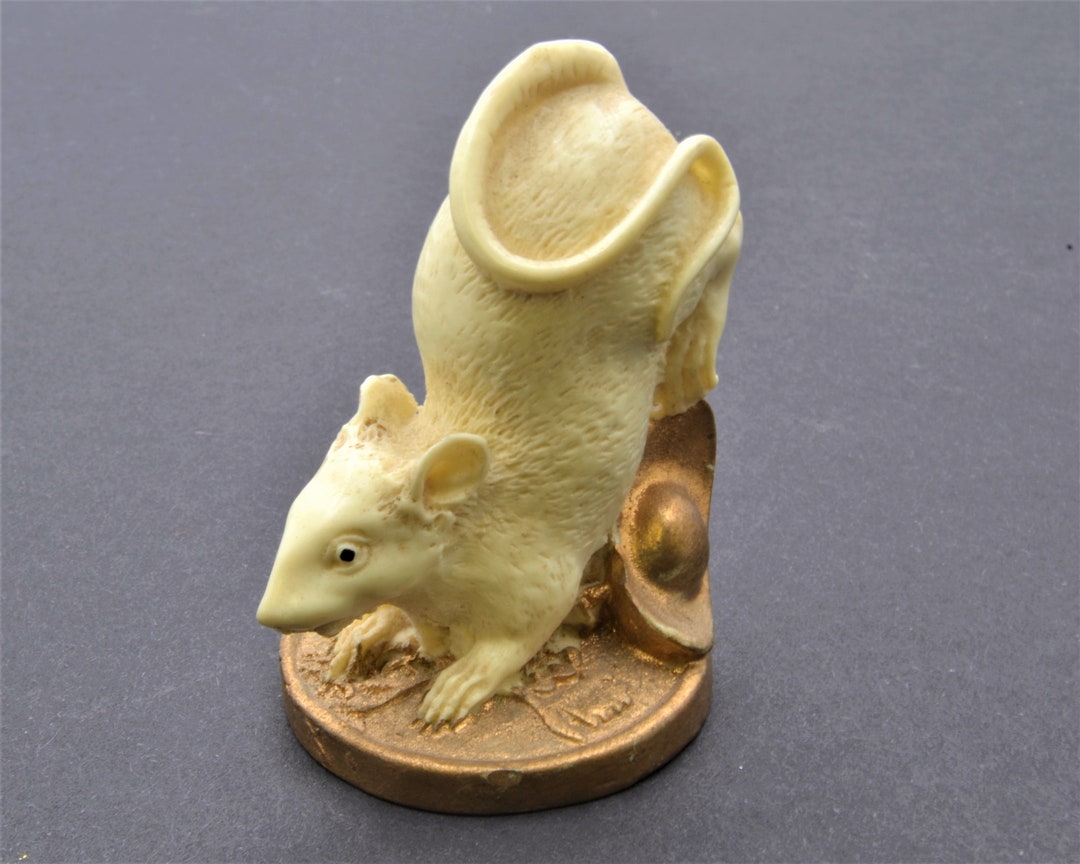 Vintage Chinese Zodiac Mouse on Coin Figurine. Hand Carved With Lots of ...