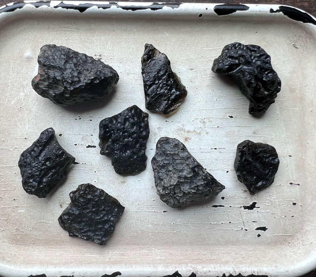 Thailand Tektites Indochinite | 20 Grams | Eight (8) Tektites | You Get ...