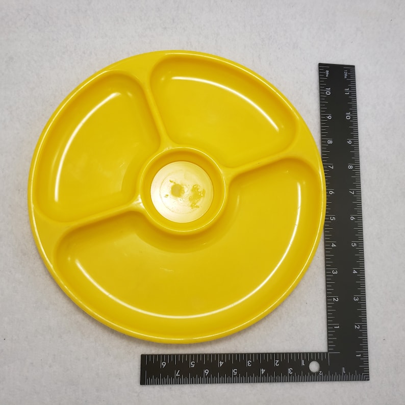 Vintage Divided Plastic Plates, Vintage Picnic Camping Cafeteria Plates ...