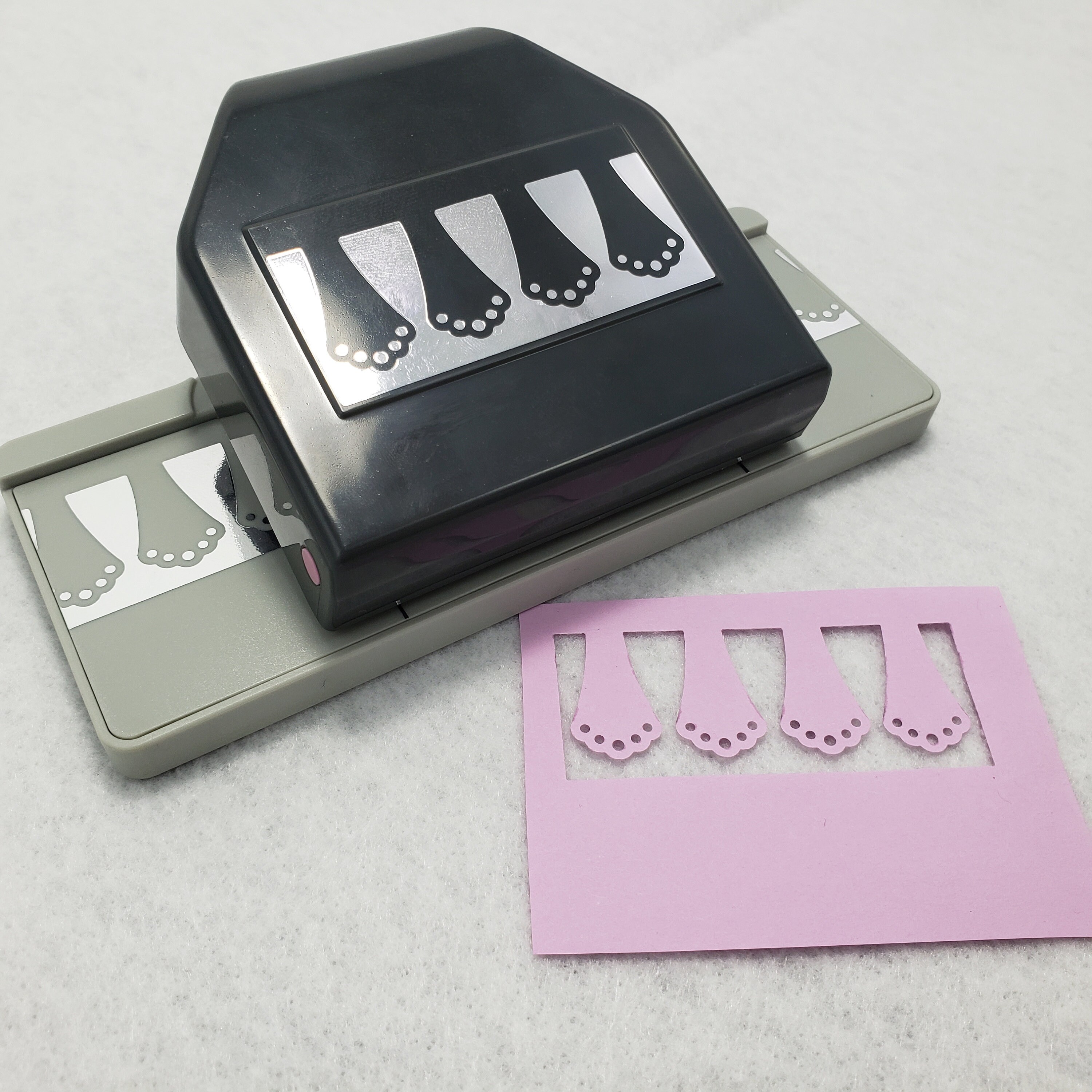 EK Tools Paper Shapers Edge Punch Scallop Border, Lace Border Paper ...