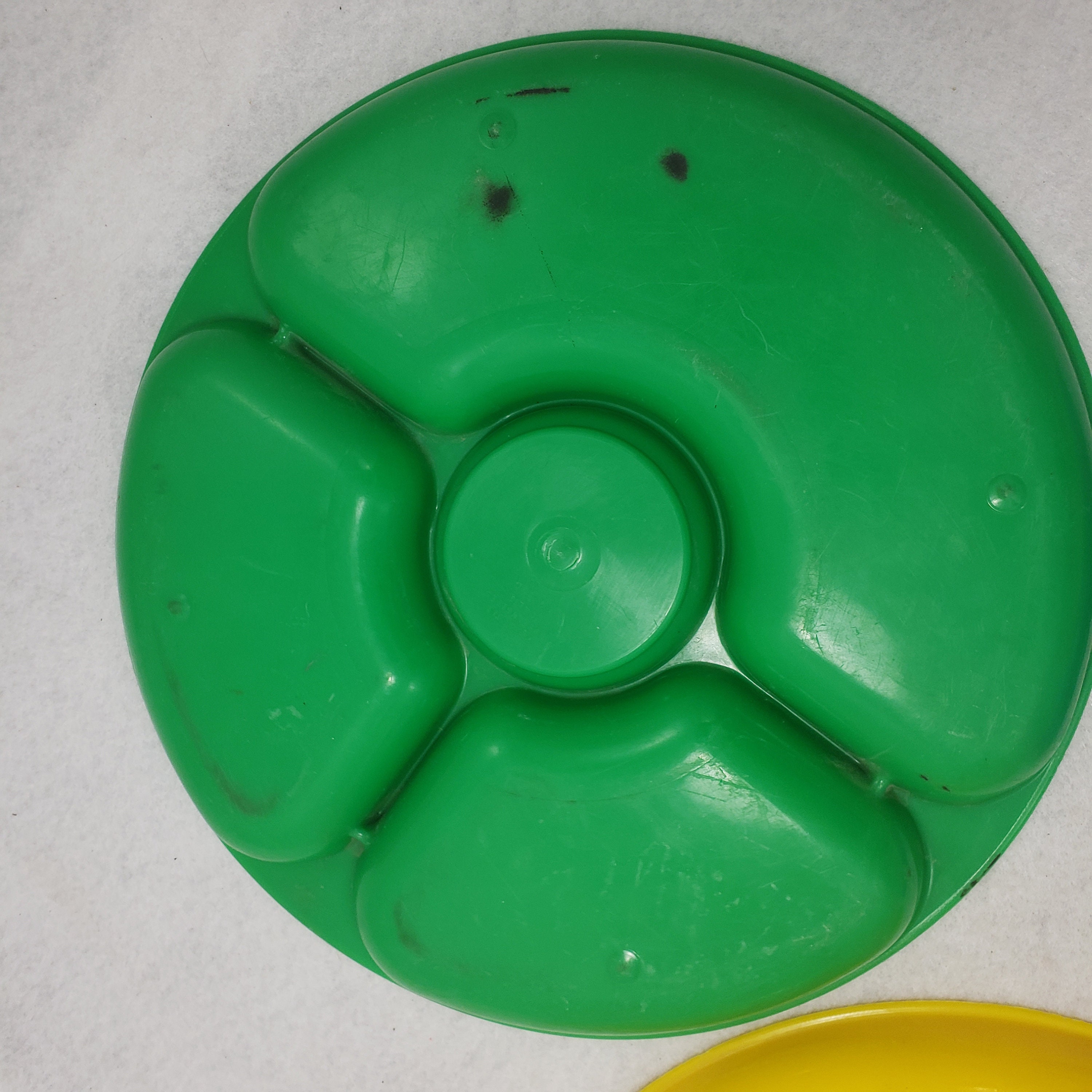 Vintage Divided Plastic Plates, Vintage Picnic Camping Cafeteria Plates ...