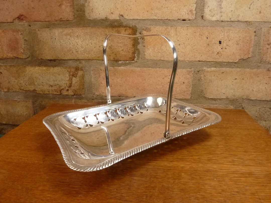 A Nice Vintage Yeoman Plate Serving Bowl Silver Plated EPNS - Etsy