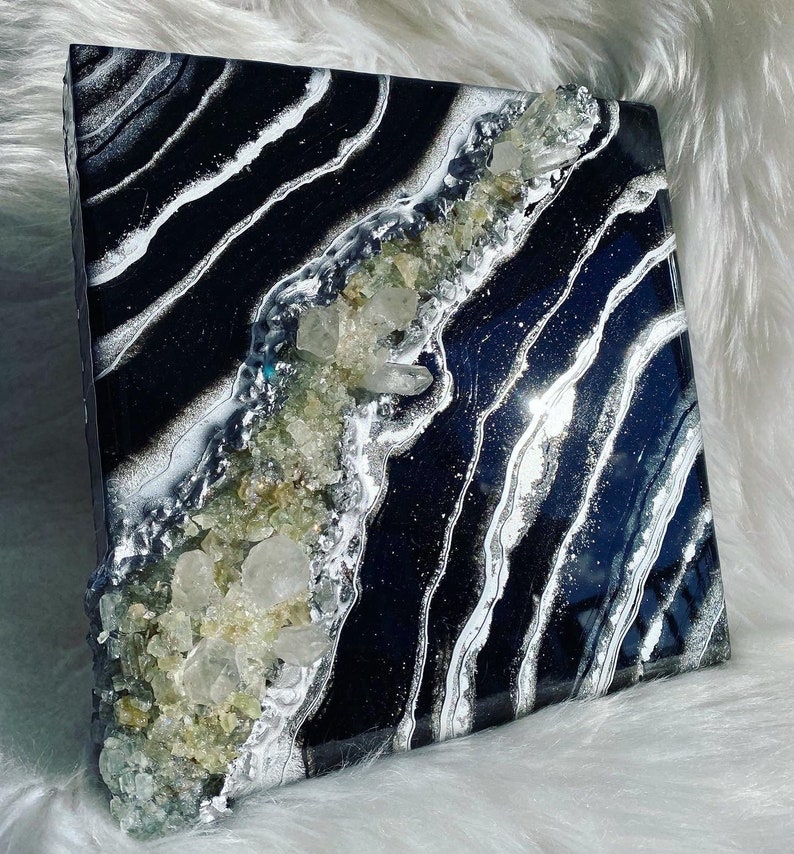 Green Calcite Crystal Geode Painting / Metallic Silver & Black - Etsy
