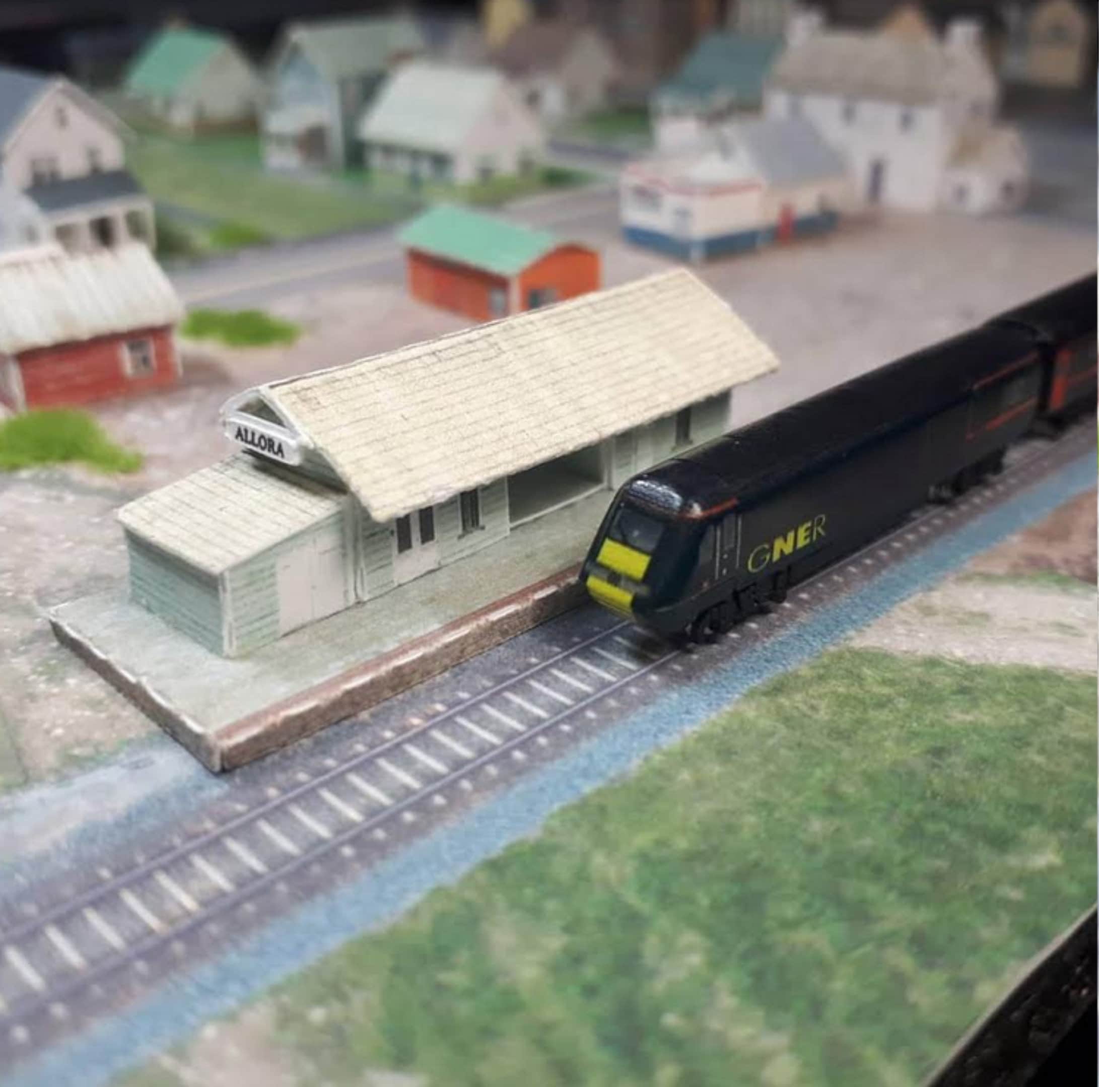 T Gauge 1:450 Scale Pre-cut Cardstock Passenger Station Kit for Model ...