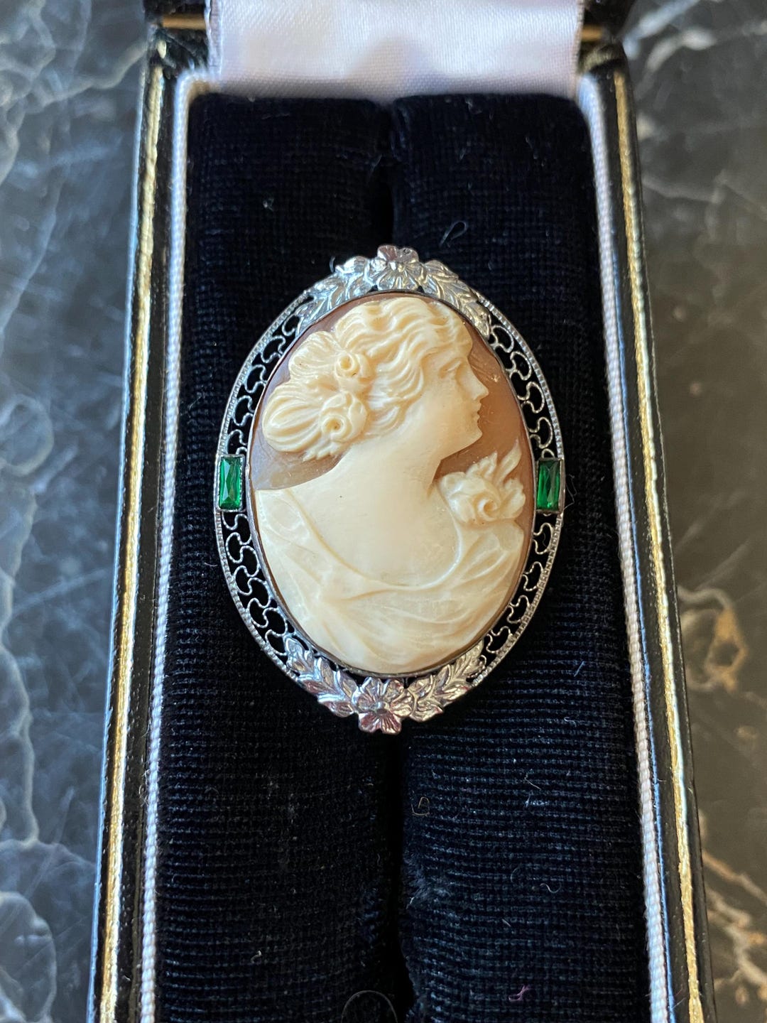 Vintage Antique Shell Cameo Brooch Pin Silver Tone Flower and Leaves ...