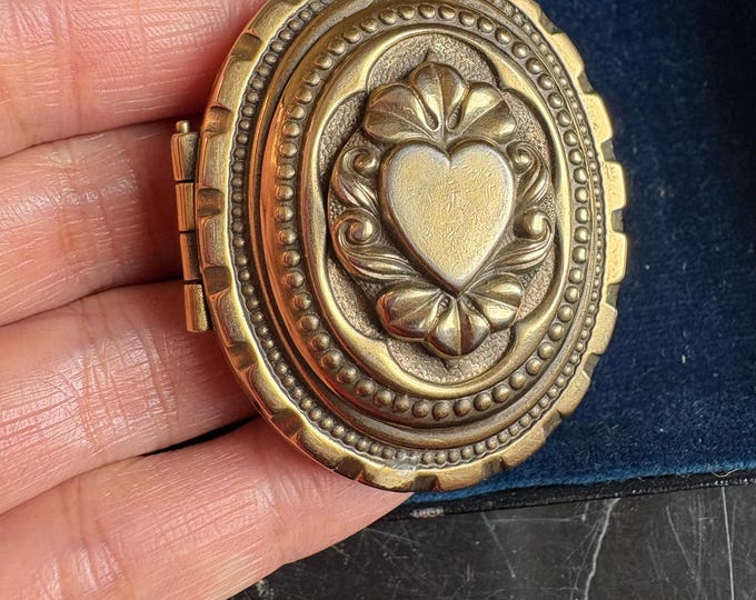 Old Vintage Antique Double Picture Frames Gold Tone Metal Heart Locket ...