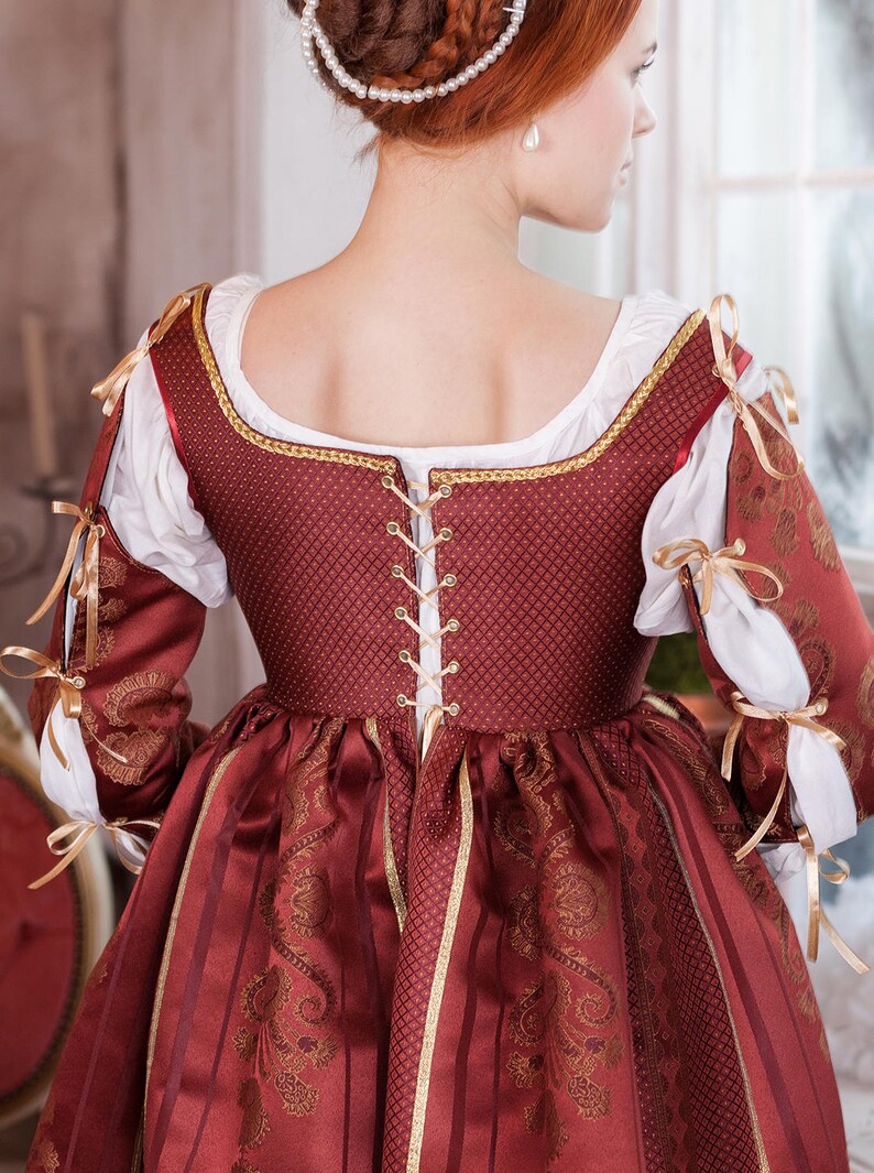 Renaissance red woman dress Italian fashion 15th beginning | Etsy