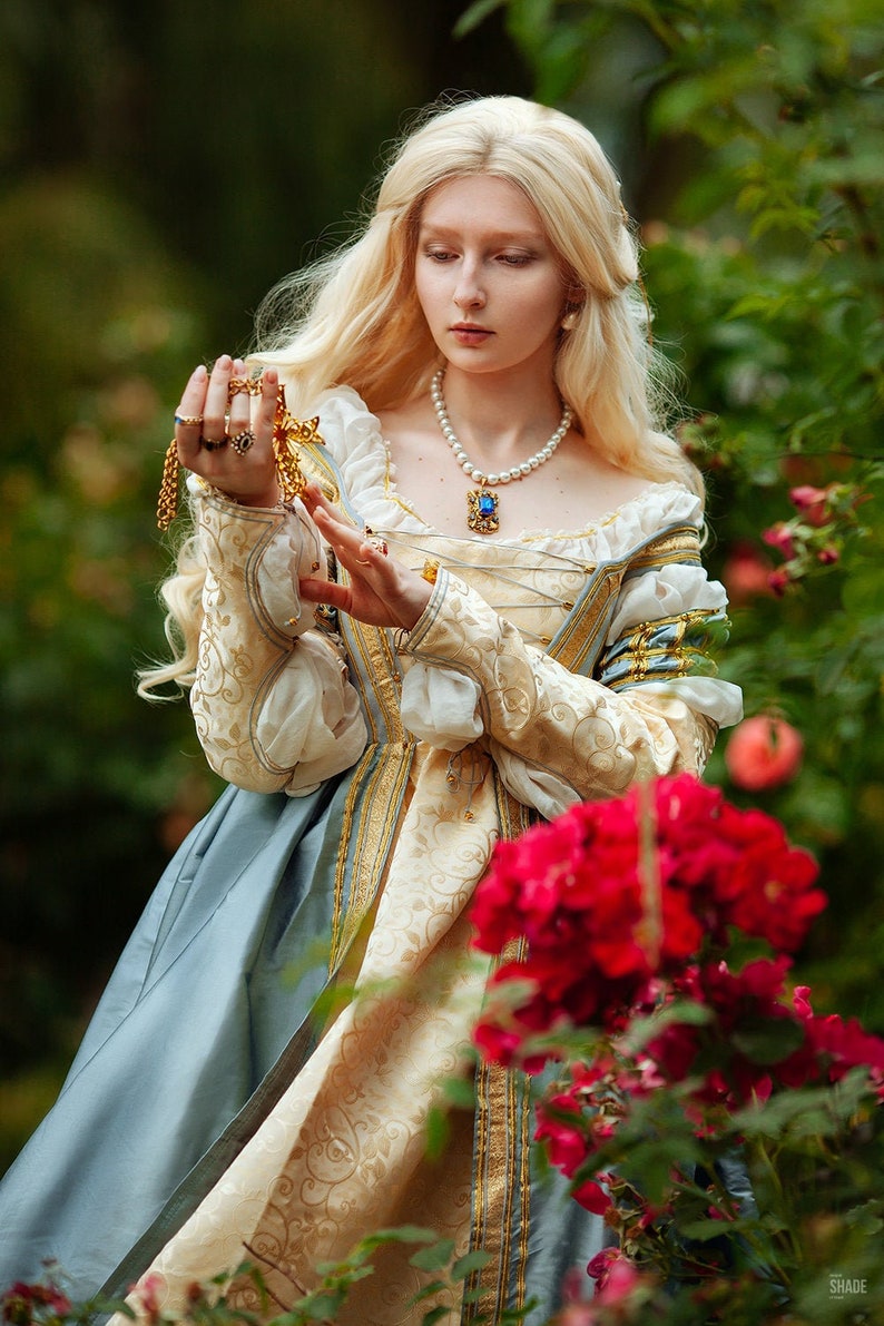 Renaissance Cosplay Lucrezia Borgias Woman Dress Set Etsy