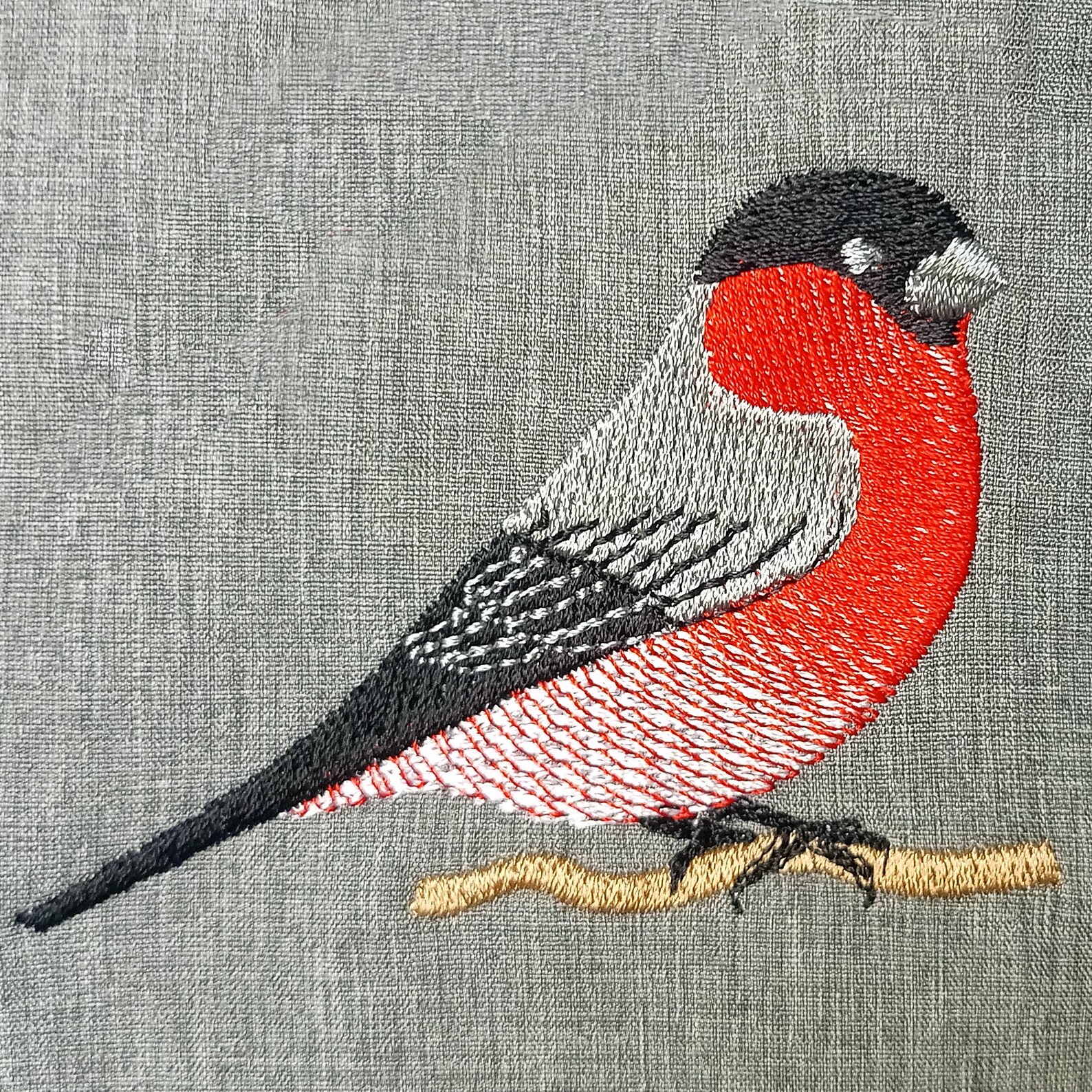 Bullfinch Machine Embroidery Design: Bird Pattern (4x4 in Hoop, Digital ...
