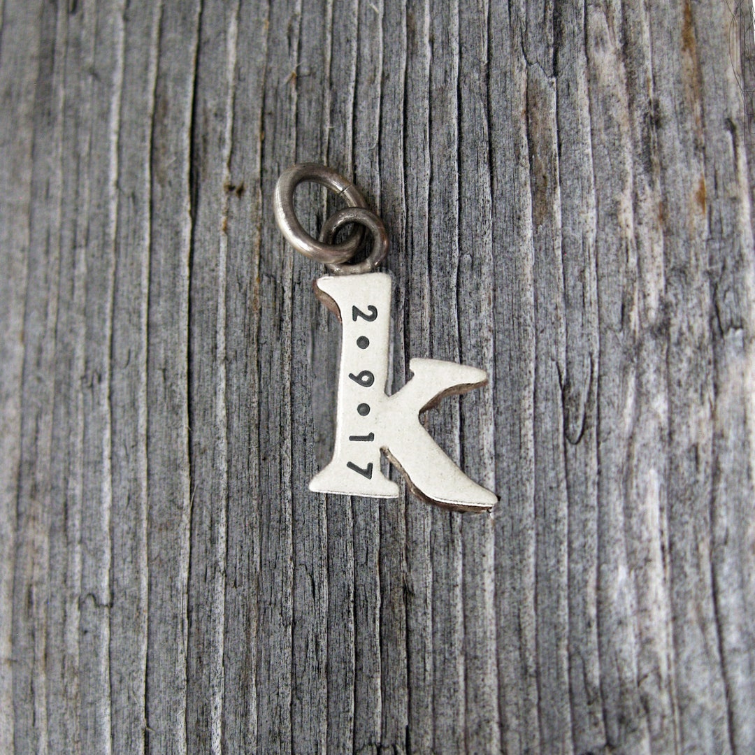 Encanto inicial personalizado de la letra minúscula K del bebé, encanto ...