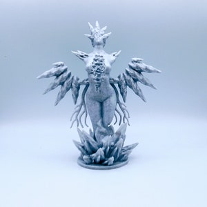 Lady Dimitrescu Statue - Resident Evil Village - Crystal Dimitrescu ...