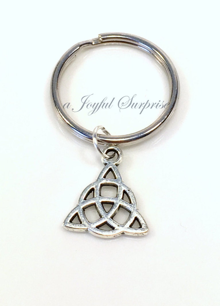 Celtic Triangle KeyChain / Celtic Knot Keyring / Irish Key | Etsy