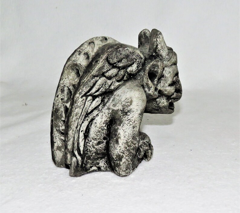 GARGOYLE Statue Made of Heavy Resin Casting Winged Gargoyle ...