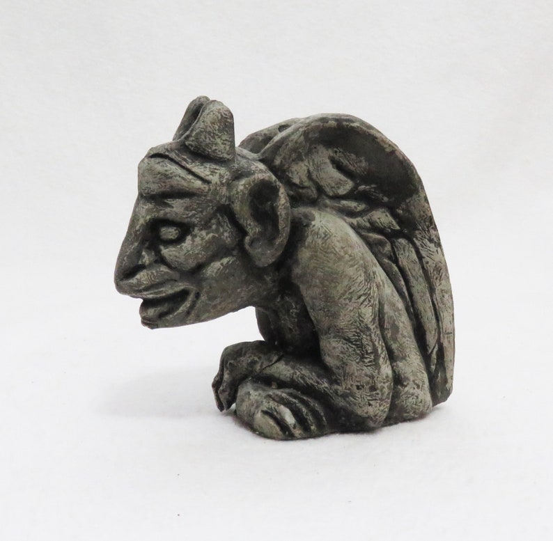GARGOYLE Statue Made of Heavy Resin Casting Winged Gargoyle ...