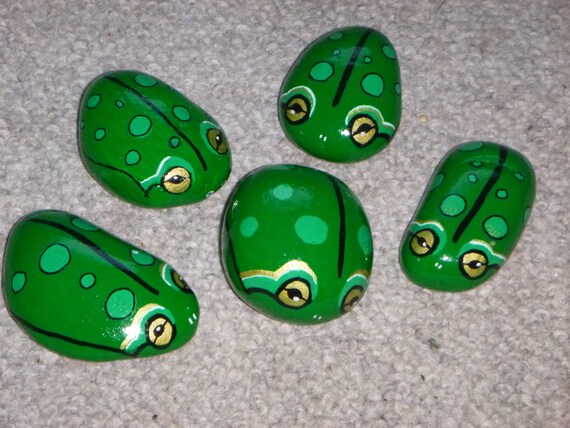 Items similar to Handpainted Frog Pebbles - Ideal as Paperweights on Etsy