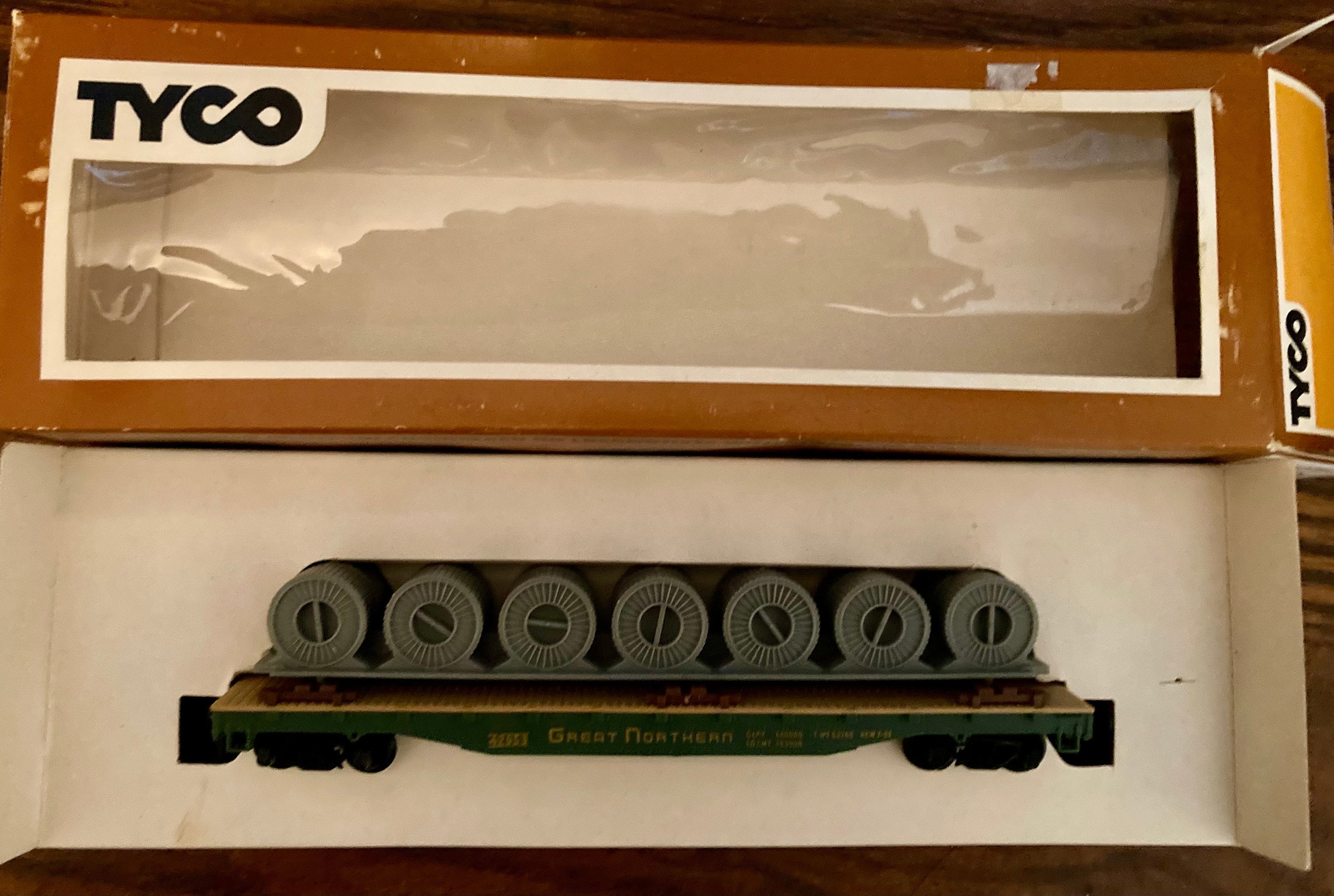 Tyco HO Scale Electric Train Tyco Gauge GREAT NORTHERN 42953 Flat Car W ...