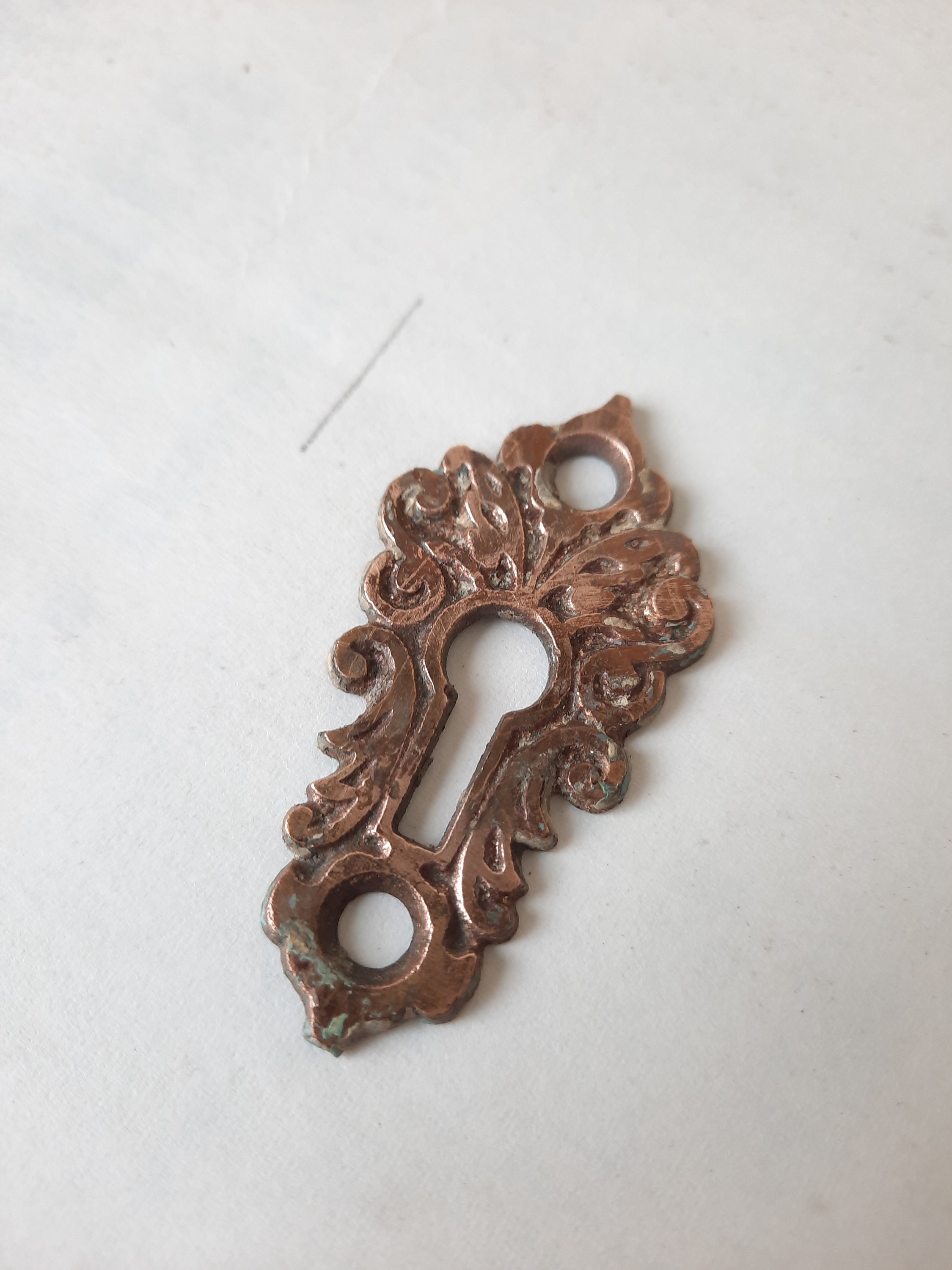 Victorian Keyhole Silhouette