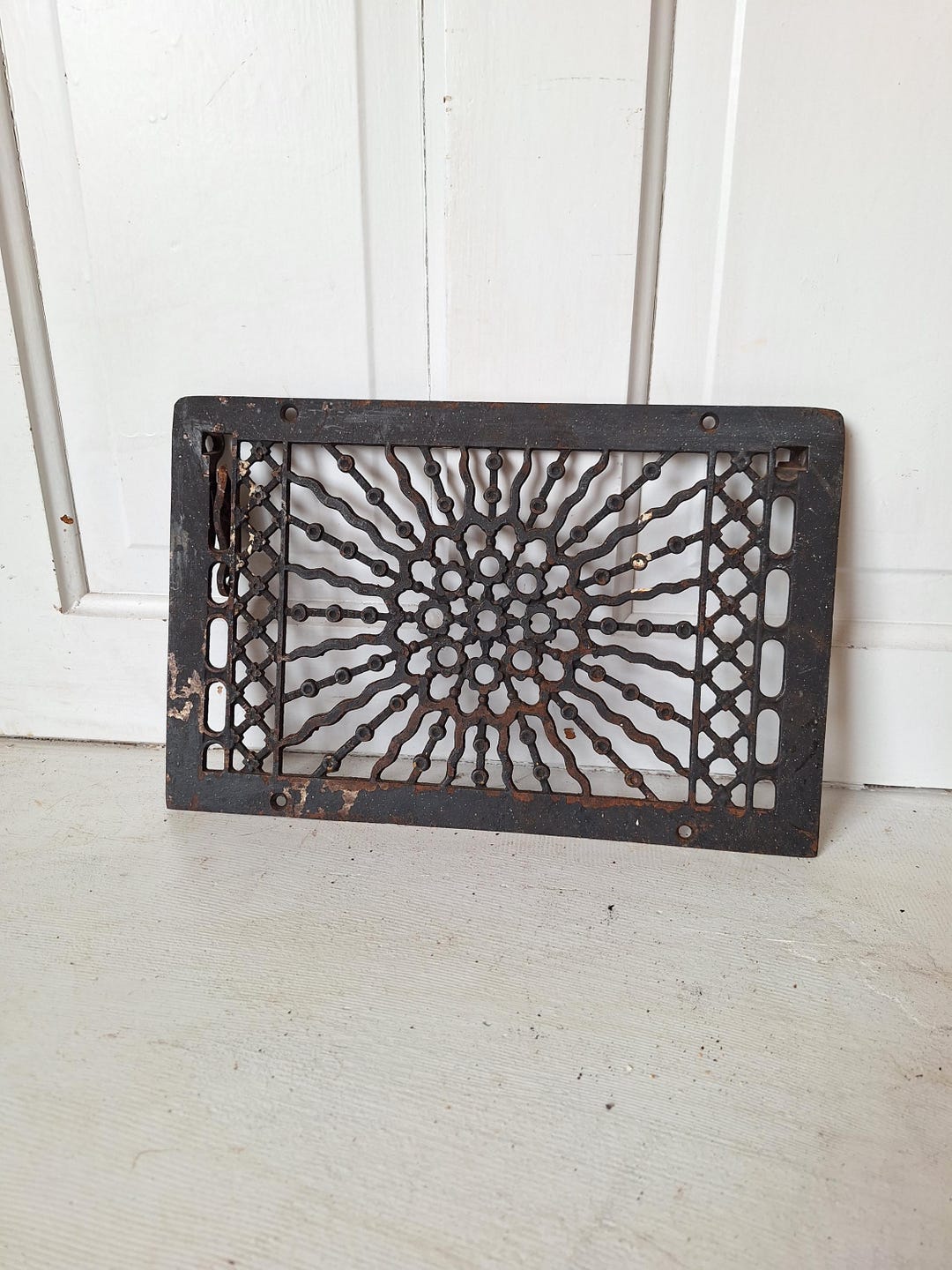 Antique Iron Sunburst Design Vent Cover, Vintage Cast Iron Grate ...