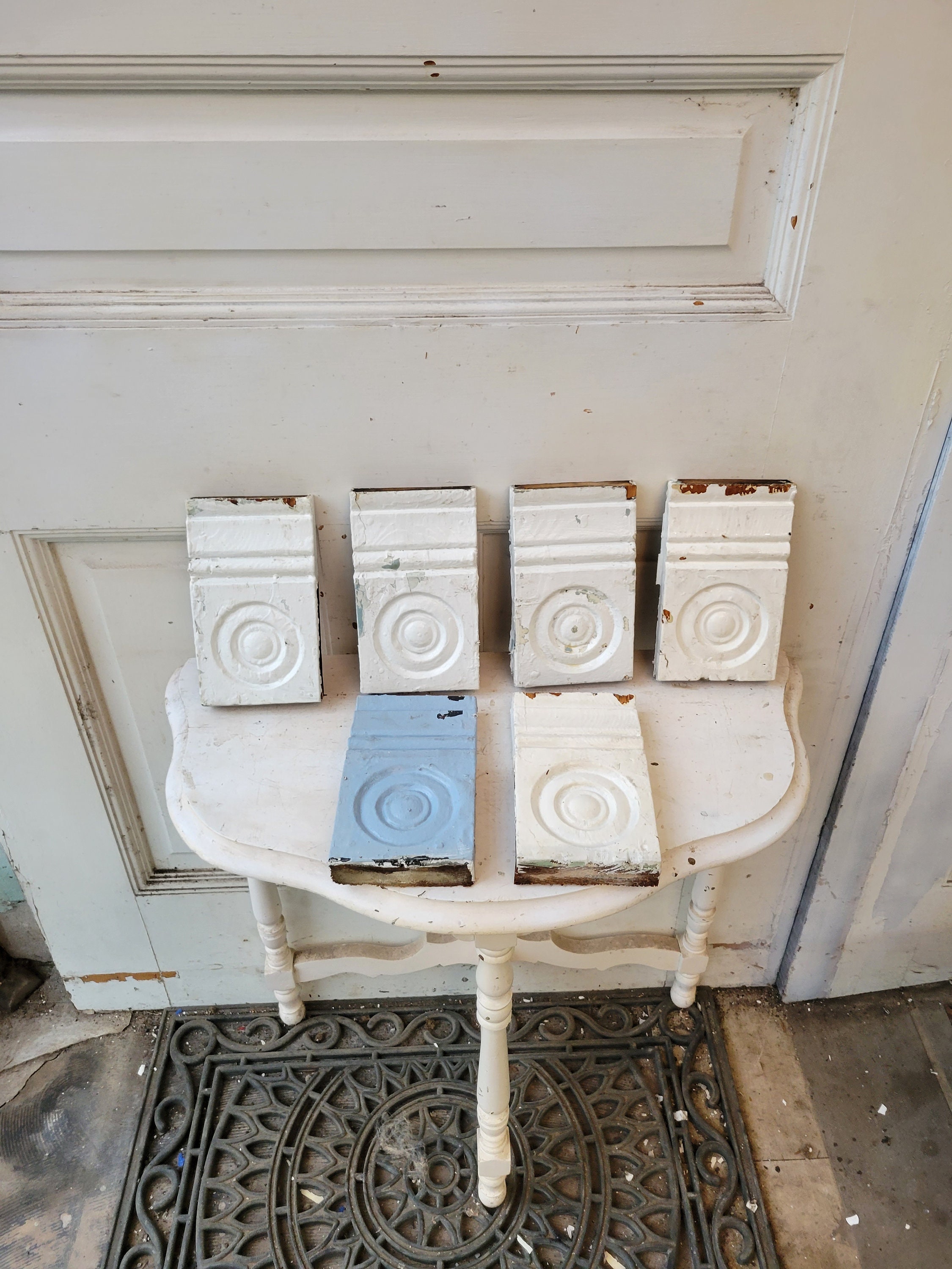 Set of 6 Bullseye Rosettes Carved Plinth Blocks Small Corner - Etsy