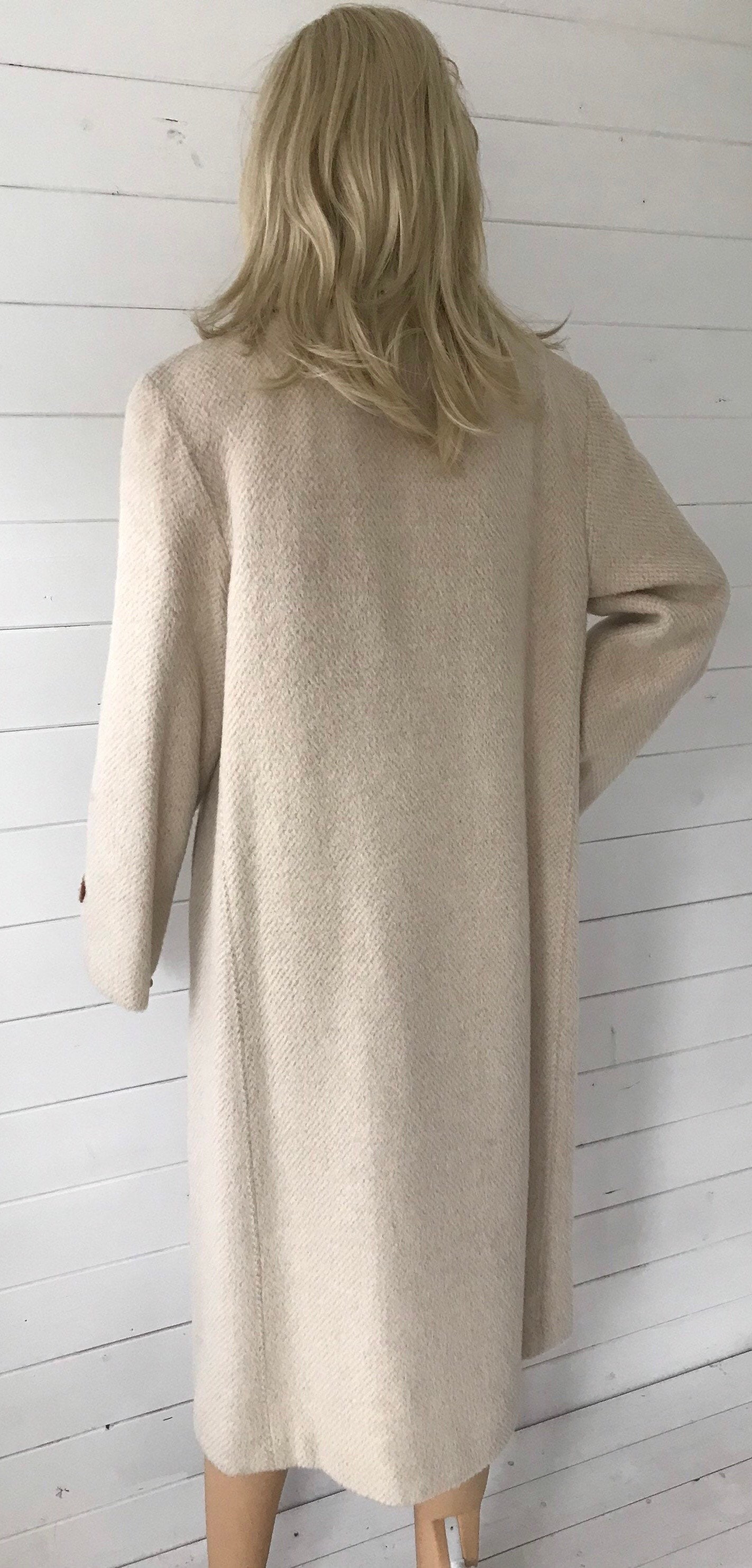 Vintage Long Beige Wool Coat With 2 Pockets and Shoulder Pads. Uk Size ...