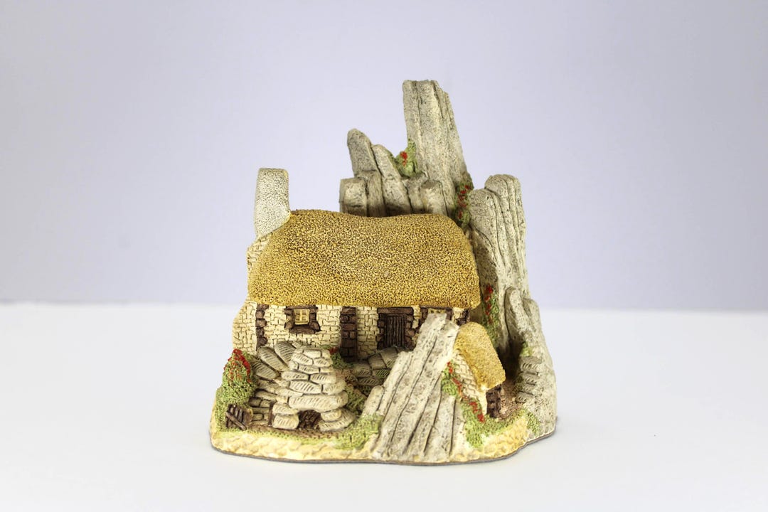 1986 David Winter Cottages "crofter's Cottage" Hand Crafted / Painted ...