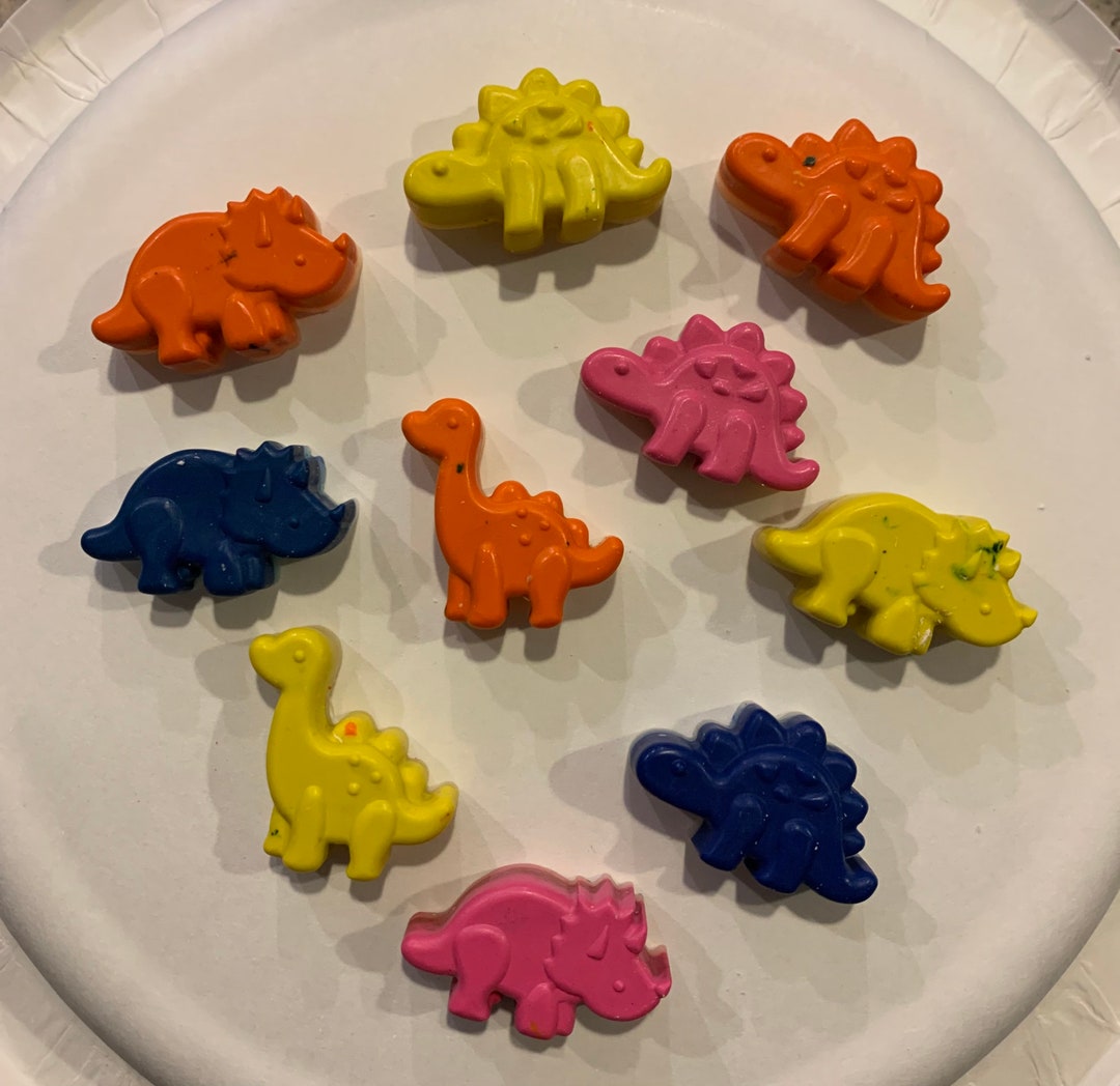 Dinosaur Crayons- Party Favors - Dino Party - Birthday Party - Crayons ...