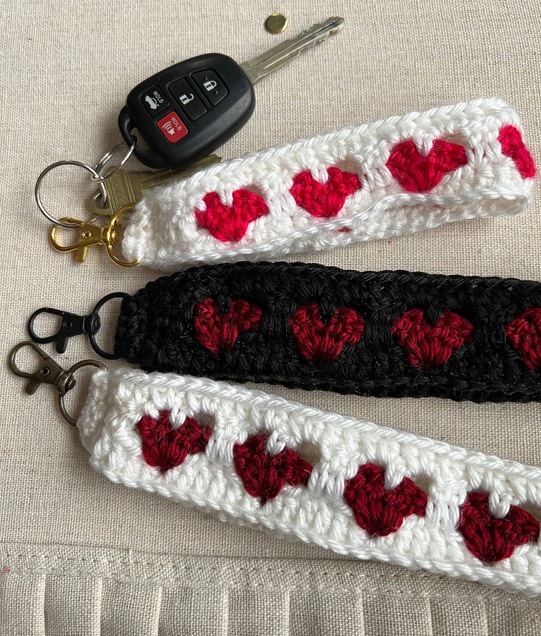 CUSTOMIZABLE Crochet Heart Keychain, Crochet Heart Key Wristlet - Etsy