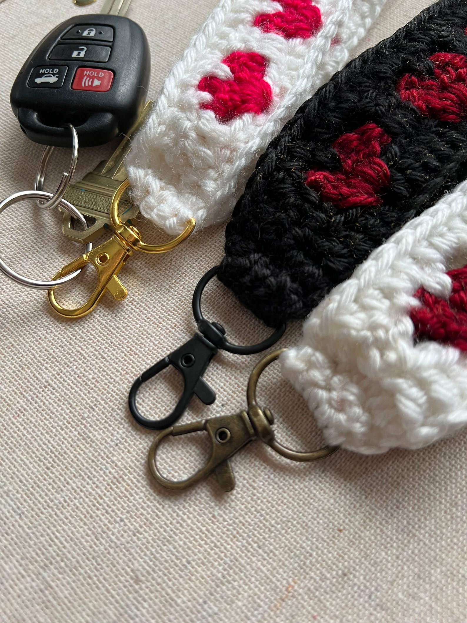 CUSTOMIZABLE Crochet Heart Keychain, Crochet Heart Key Wristlet - Etsy ...