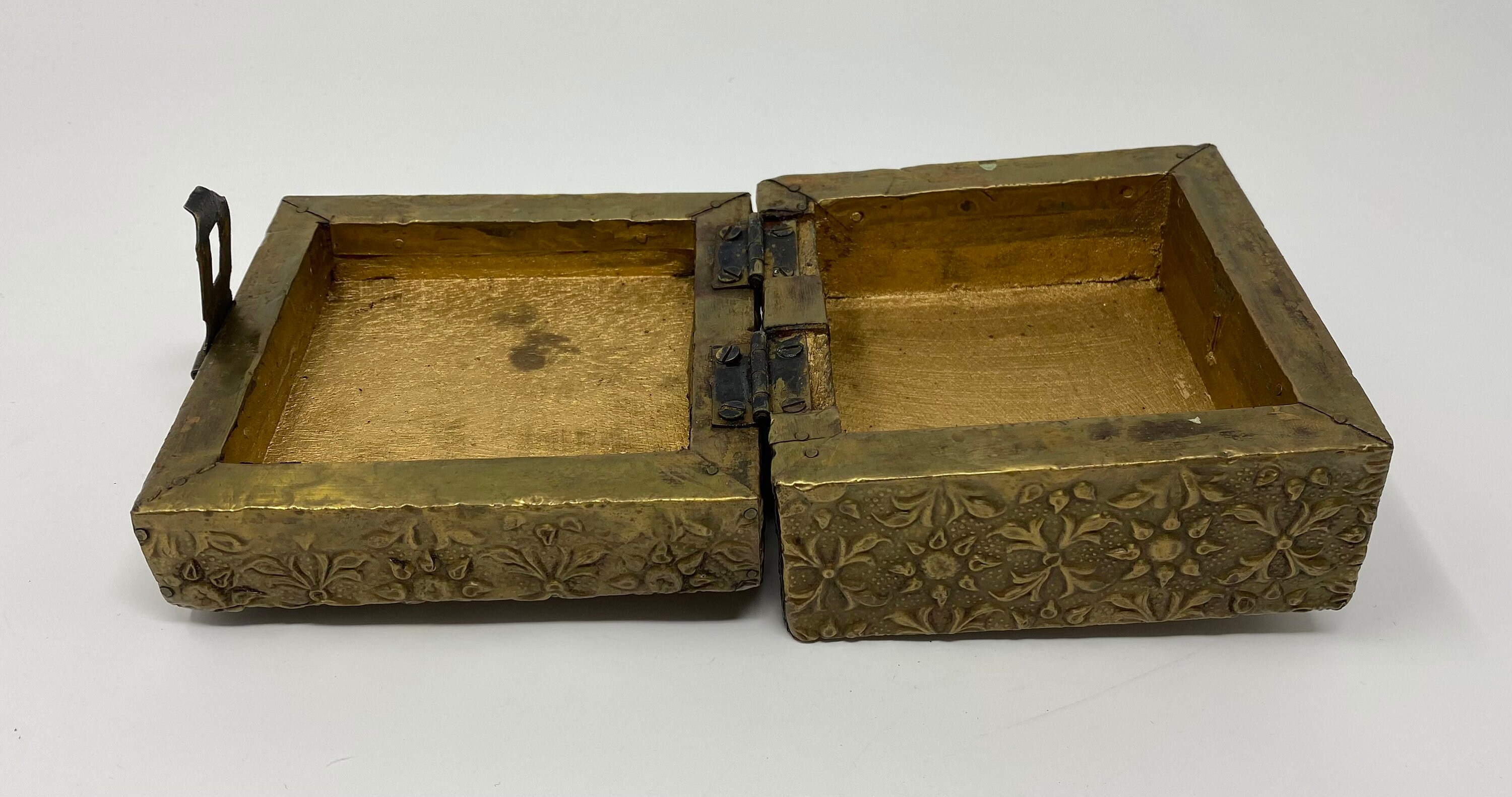 Vintage Brass Jewelry Box / Floral Brass Box/ Hammered Brass / 1970’s ...