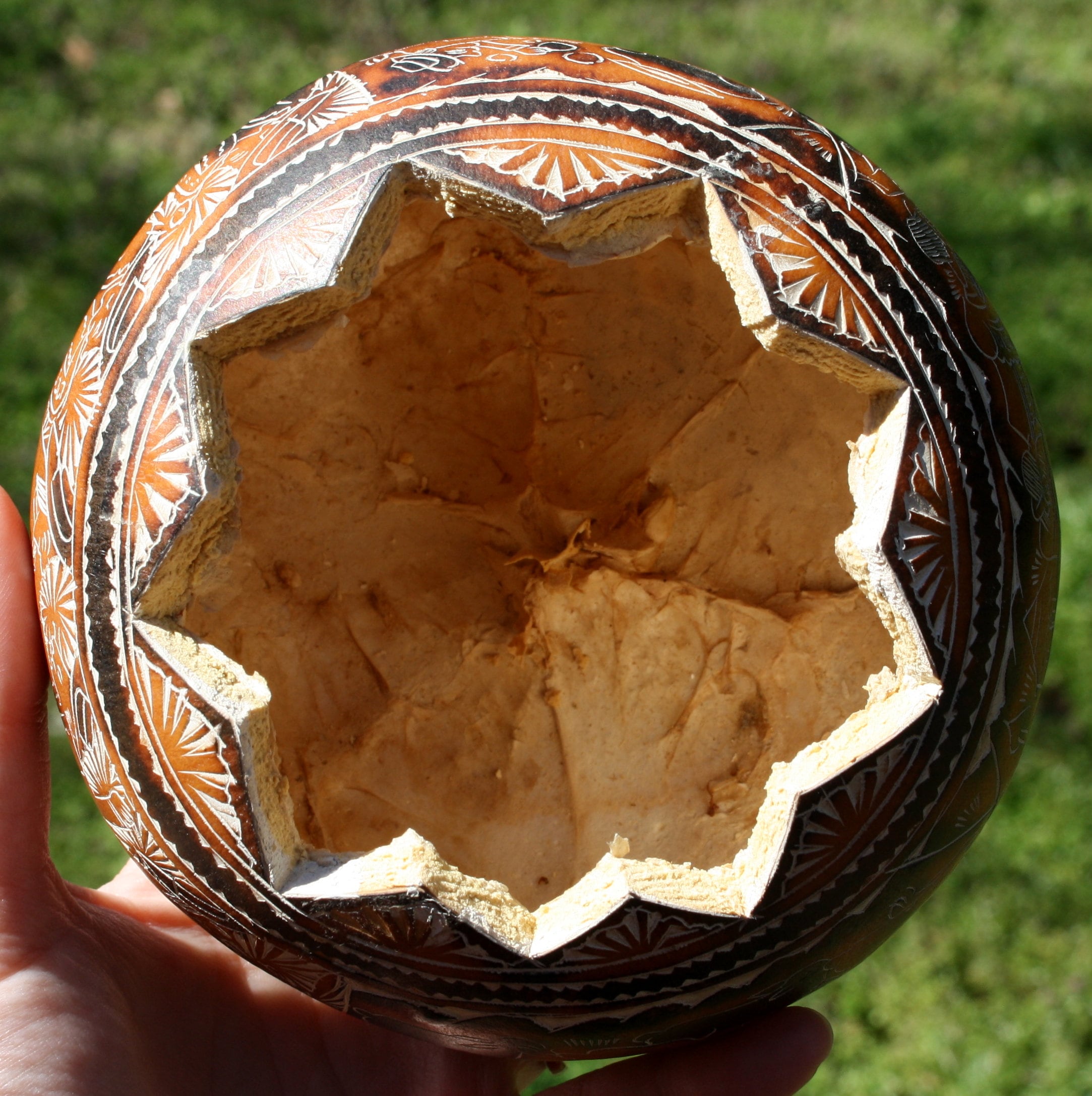 Peruvian Carved Gourd Box Vintage Folk Art Decor Scrimshaw Etched Scene ...