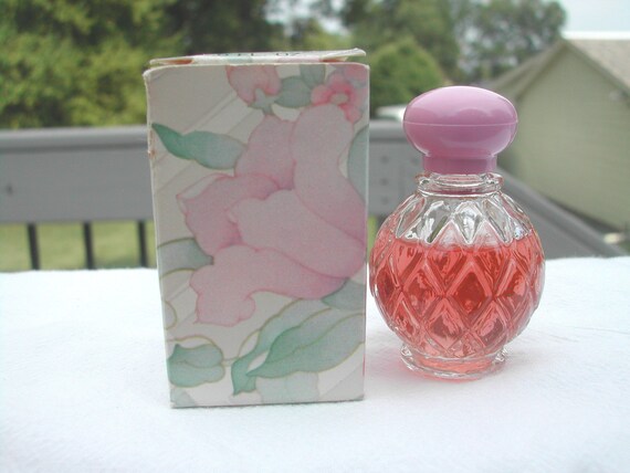 Avon RAINING VIOLETS Cologne and Box - Gem