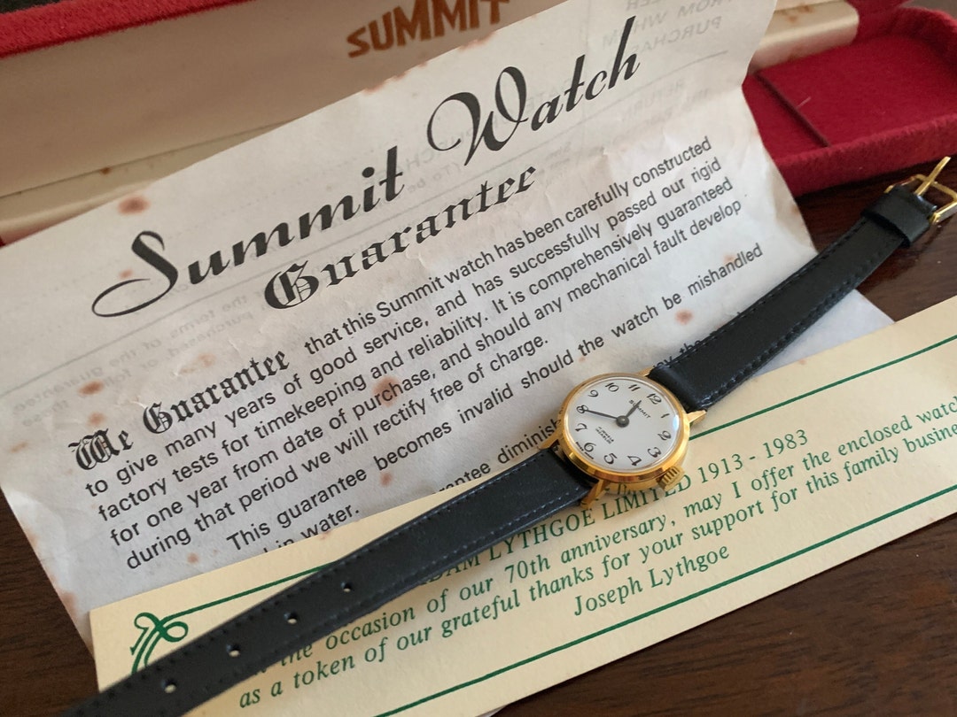 Beautiful Vintage 1980s Mechanical Summit Ladies Wristwatch With White ...