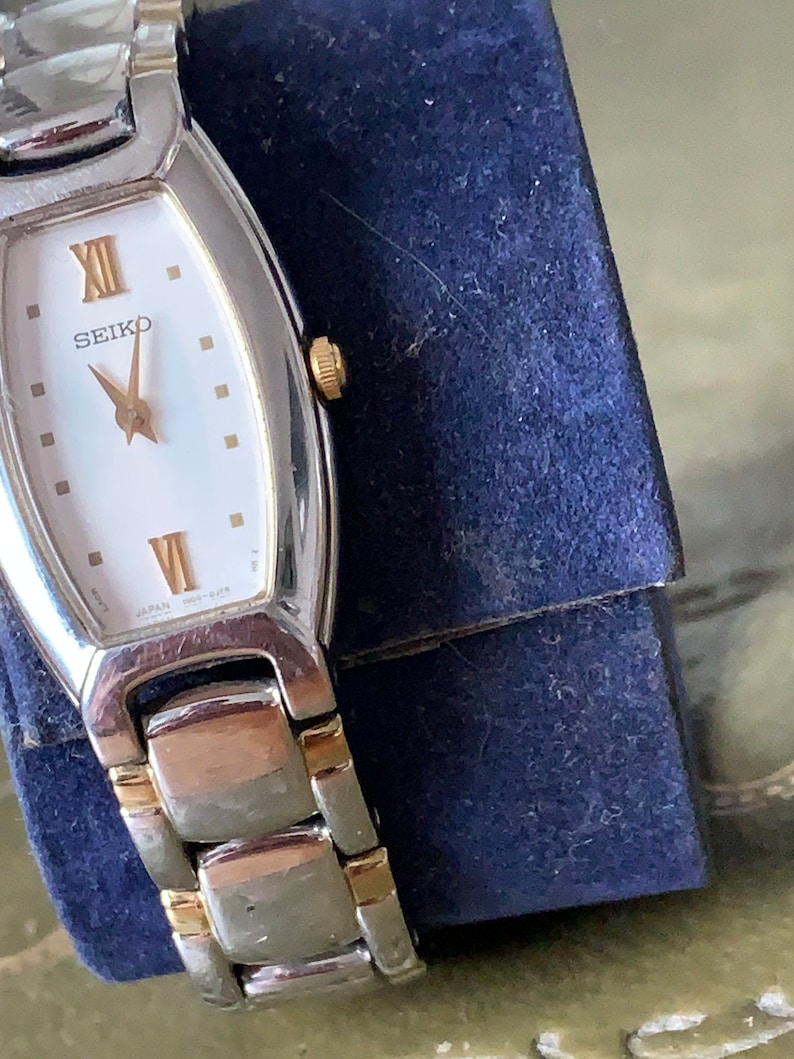 Seiko Ladies Rectangular Quartz Watch 1N00 0FR0 - Etsy