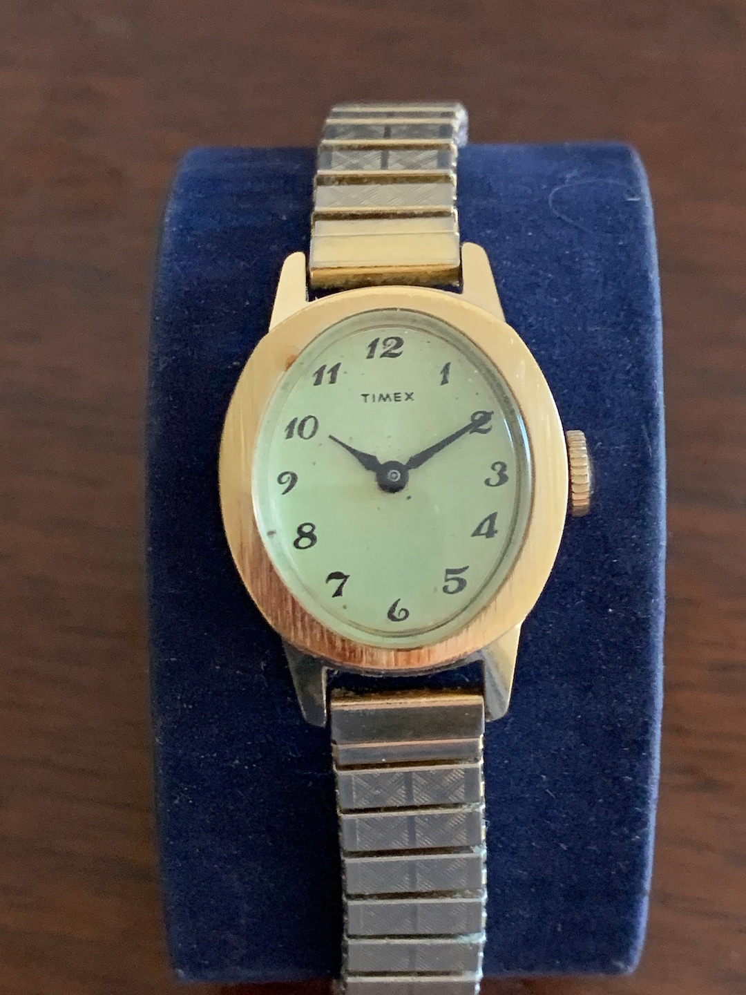 Vintage Timex Oval Wind up Ladies Watch on a Expandable Strap - Etsy