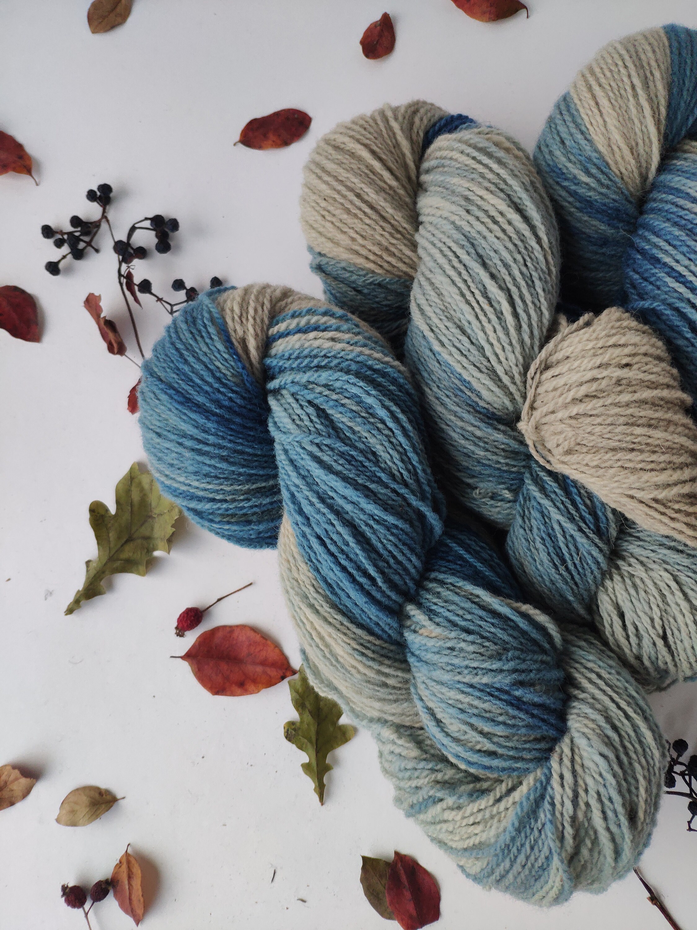 Variegated plant dyed wool yarn. Dark and light blue shades | Etsy