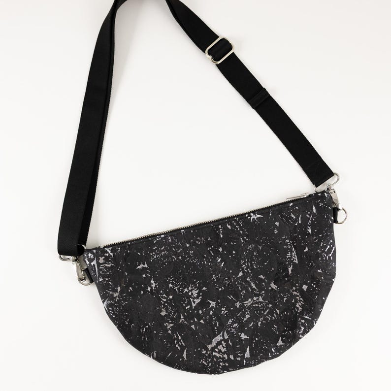 Moon Bag Cork Black Silver - Half-moon Bag - Round Handbag With Zipper ...