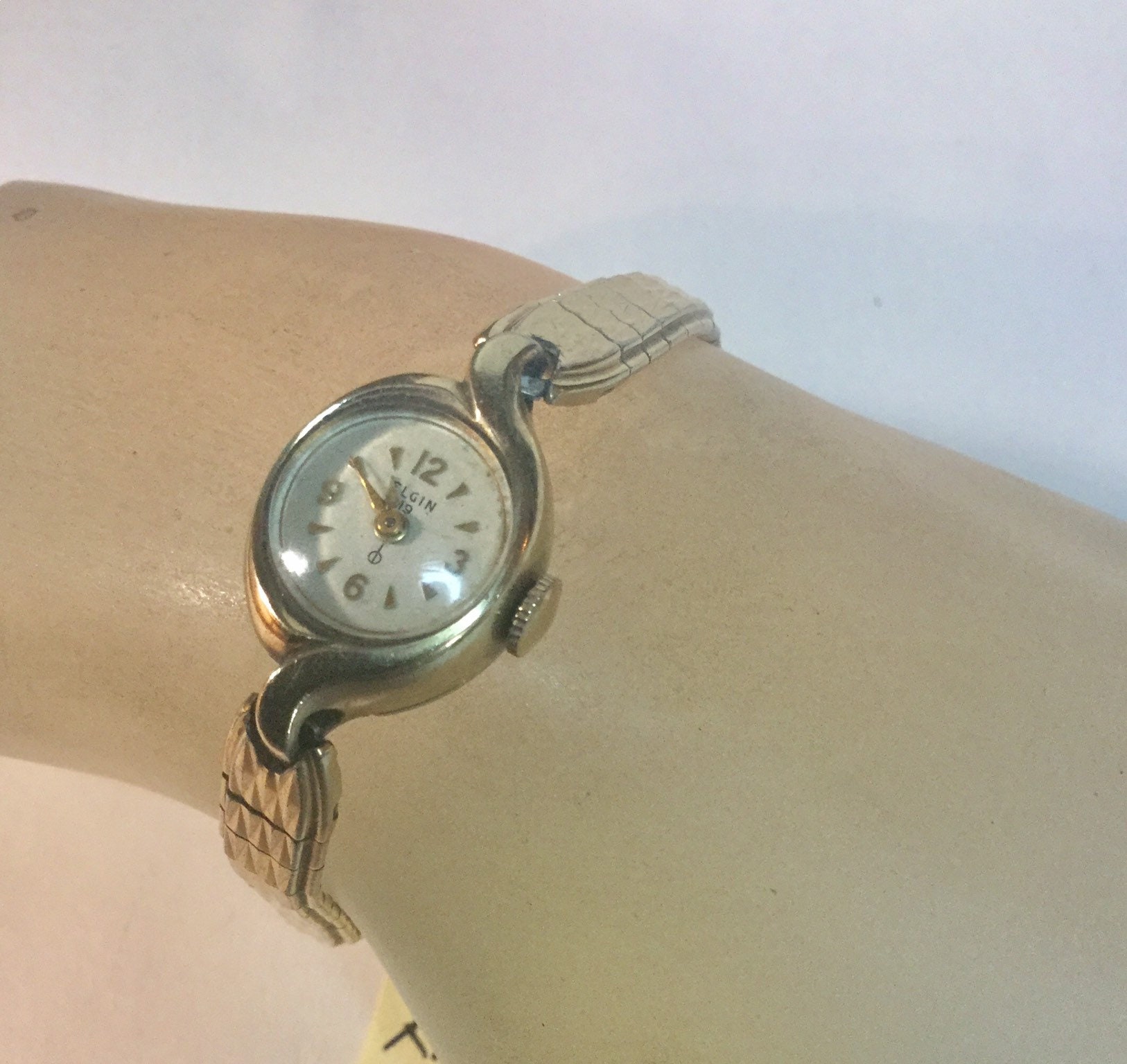 Vintage 1960s Ladys Elgin Wrist Watch 19 Jewel Gold Filled with Gold ...