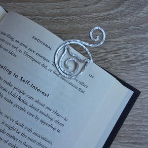 Handmade Cat Bookmark - Hammered Silver Aluminum Wire Bookmark - Etsy