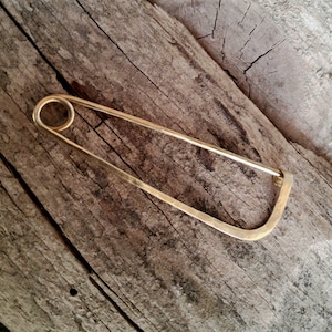 Silver Safety Pin Minimalist Modern Shawl Pin / Scarf / Kilt Pin Brooch ...