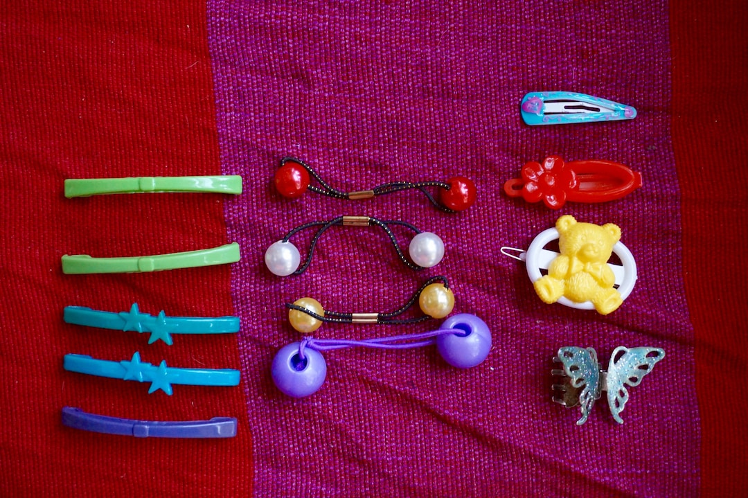 Big Vintage 80s and 90s Barrettes Hair Clips Lot. Fun Colorful Lot of ...
