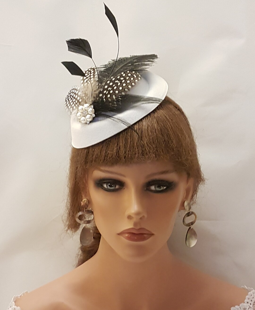 WHITE HAT FASCINATOR 40s 50s black & White Hat Fascinator Ostritch ...
