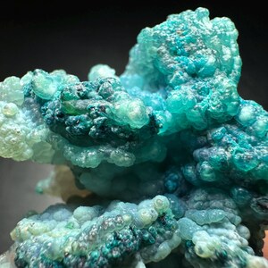 Obi Island Botryoidal Chalcedony With Native Copper Inclusions ...