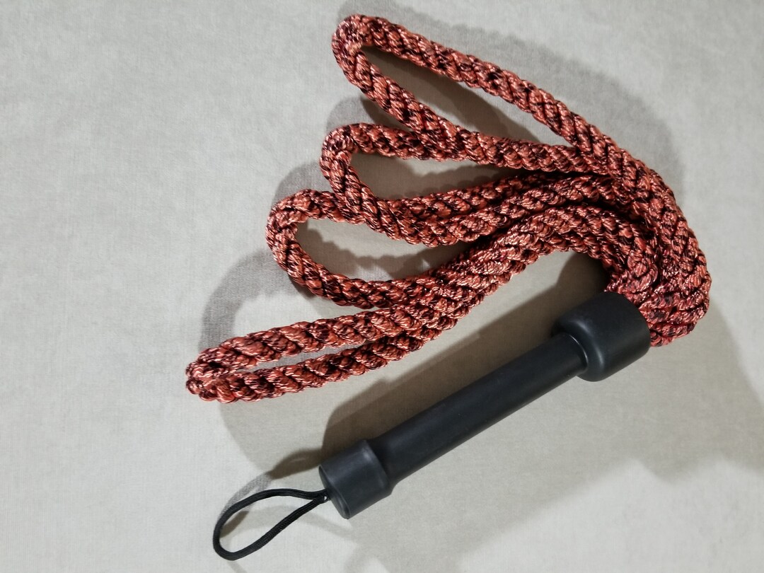 FR4L14B - Rope Flogger 14“ "4 Loop" Dyed Copper With a Black Handle for ...