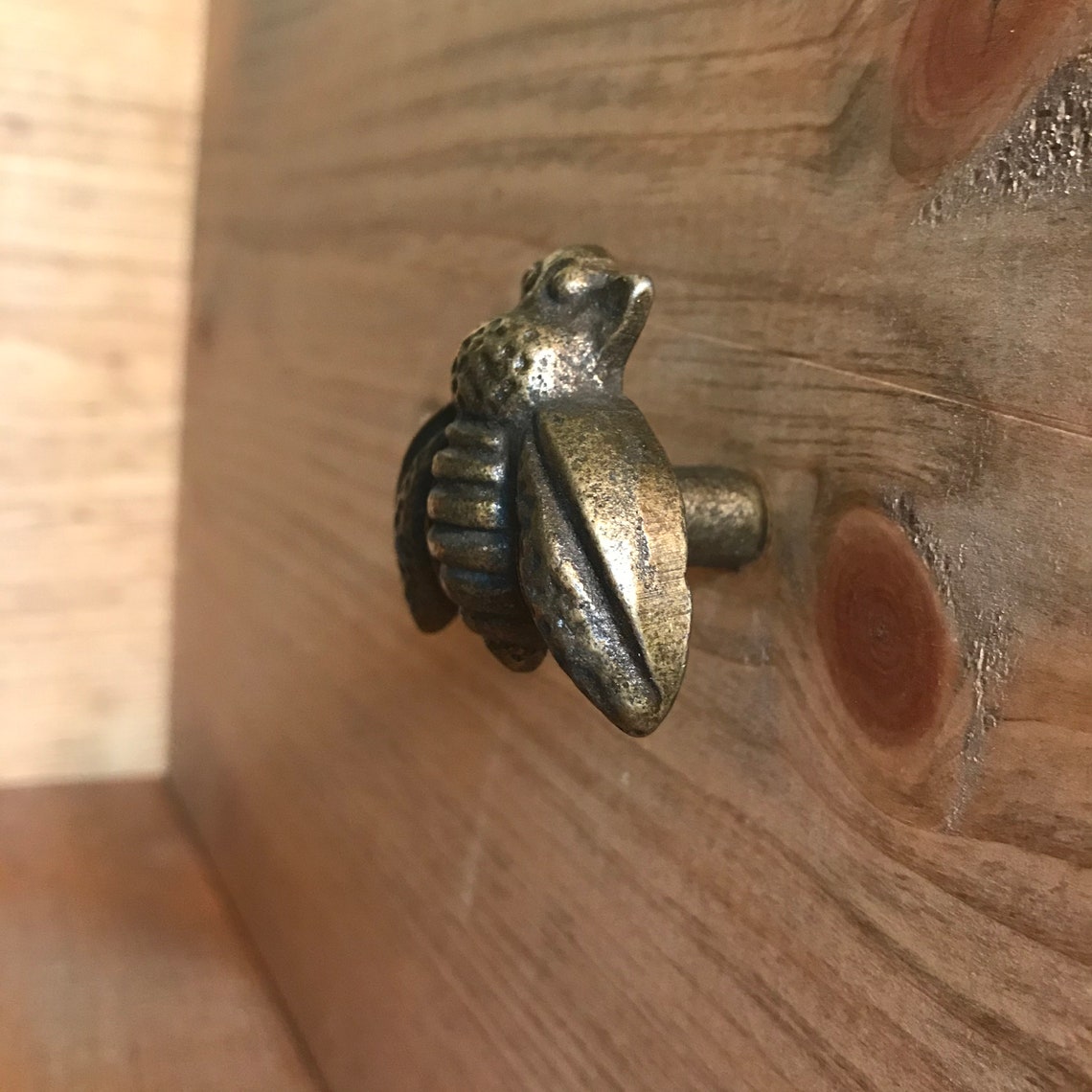 Cast Iron Honey Bee Bumble Bee Cabinet / Furniture / Drawer Knobs With ...