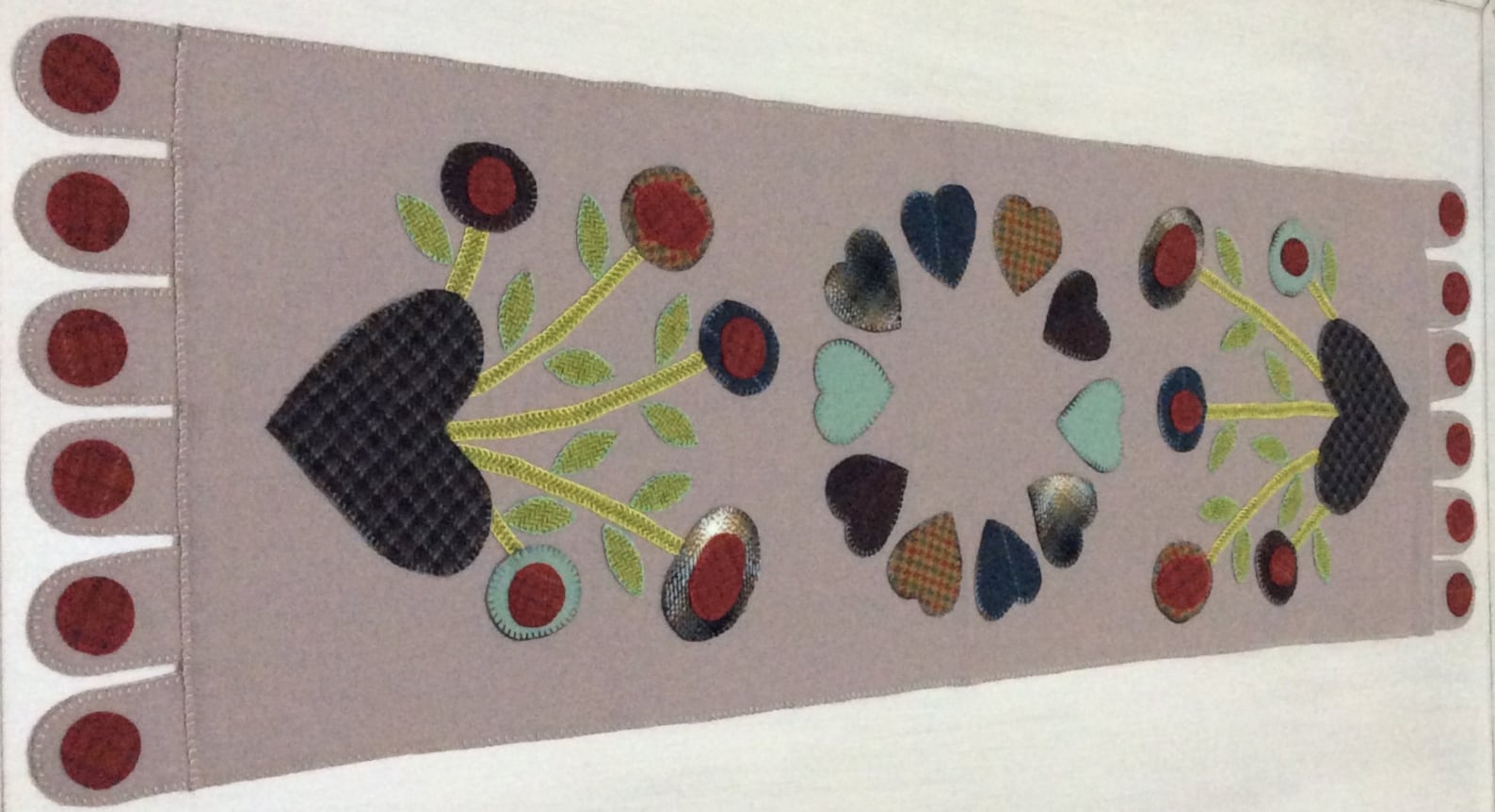 Hearts 'N' Flowers Penny Rug Table Runner (pattern Only) - Etsy Australia