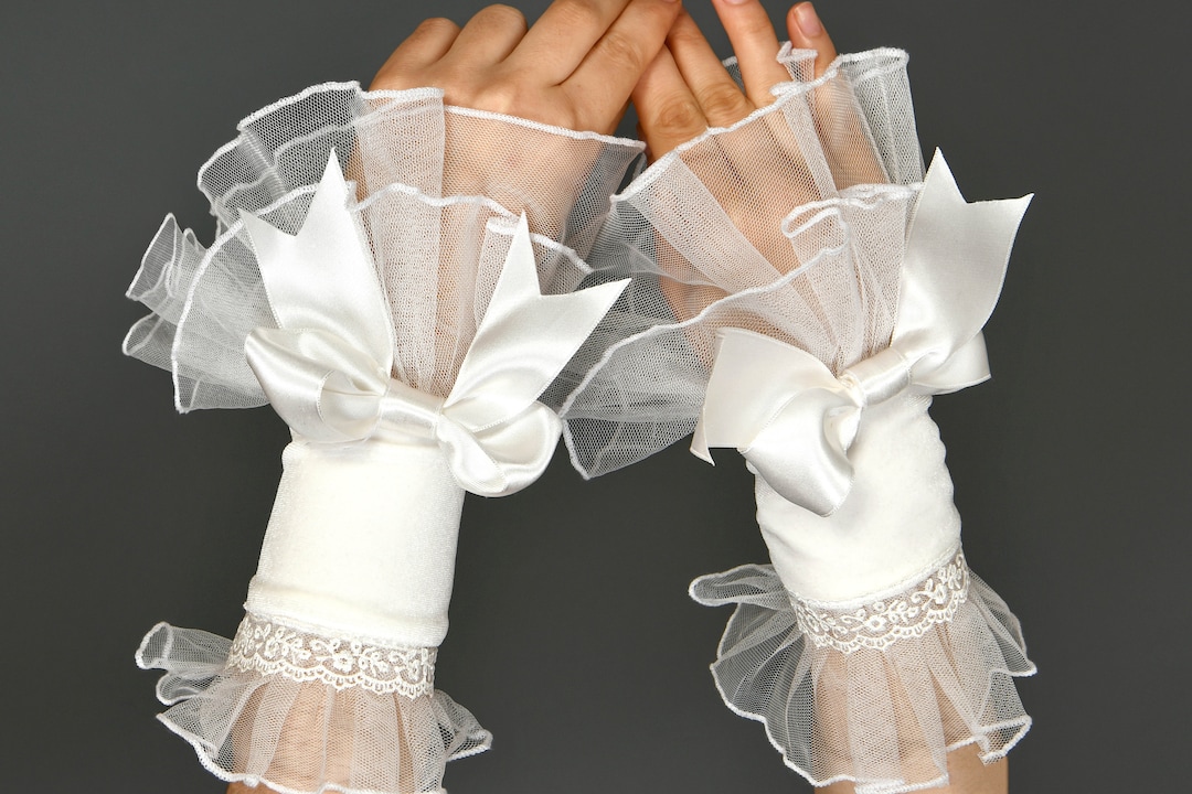 Off White Gothic Tulle Cuffs Winkled Ruffled Detachable Fake Sleeves ...